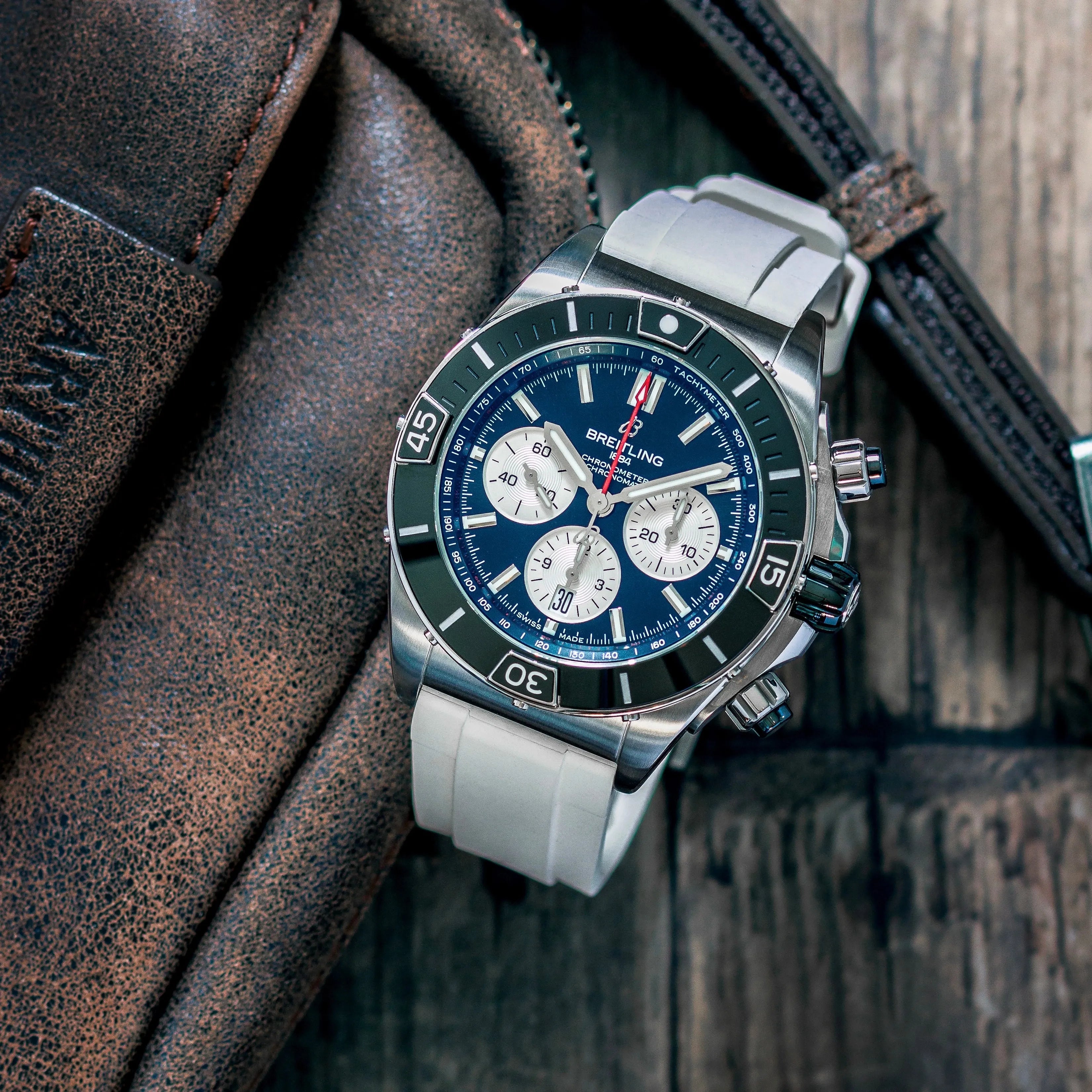 Straight Rubber Strap Breitling Chronomat B01 44 - ZEALANDE®